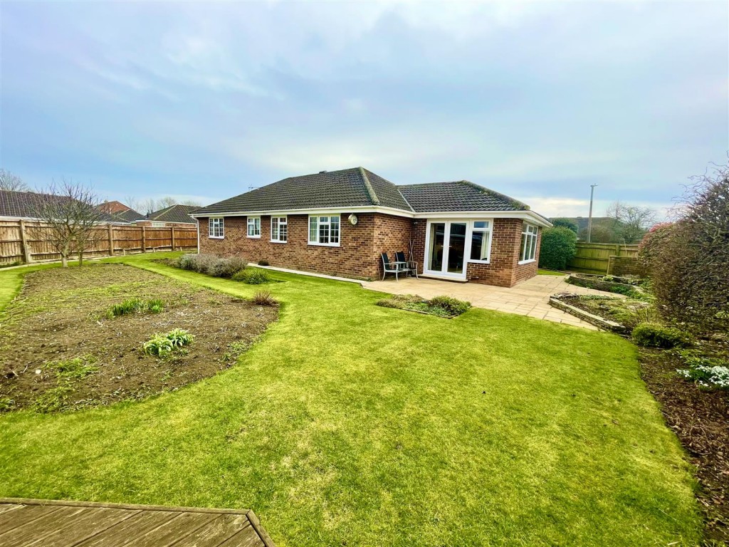 Paddock Close, Haydon Wick, Swindon, 3 bedroom, Bungalow - Detached